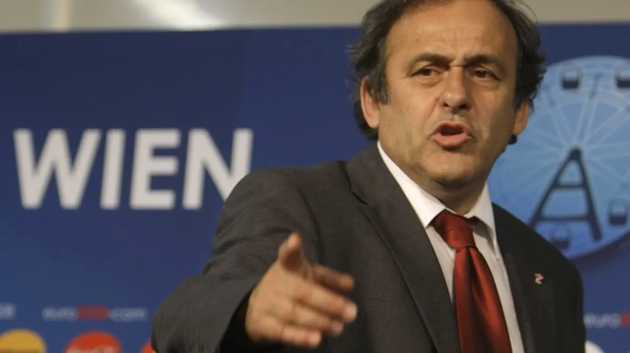Fotbalová legenda Michel Platini dorazil do Prahy — ČT sport — Česká ...