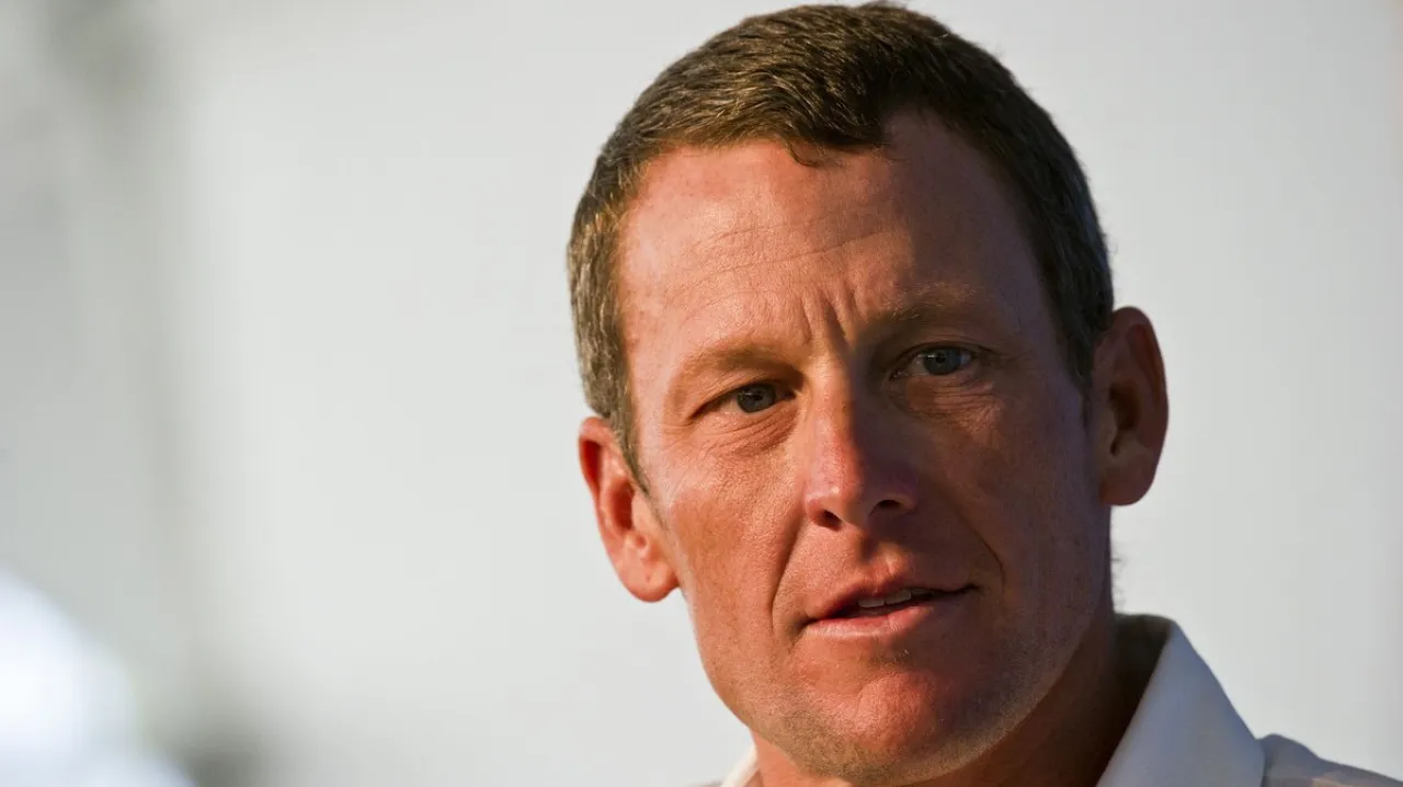 Armstrong se stal sportovní legendou i symbolem boje s rakovinou — ČT ...
