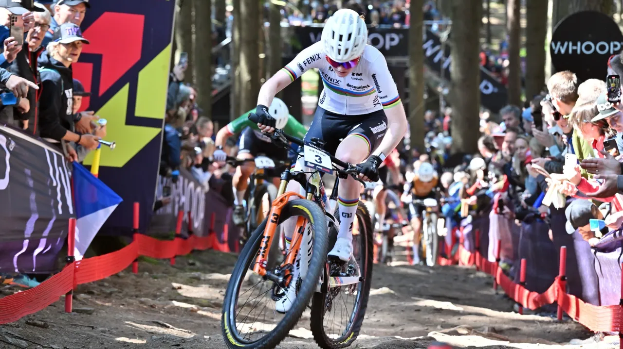 Horská kola: SP Nové Město na Moravě – short track žen — ČT sport ...
