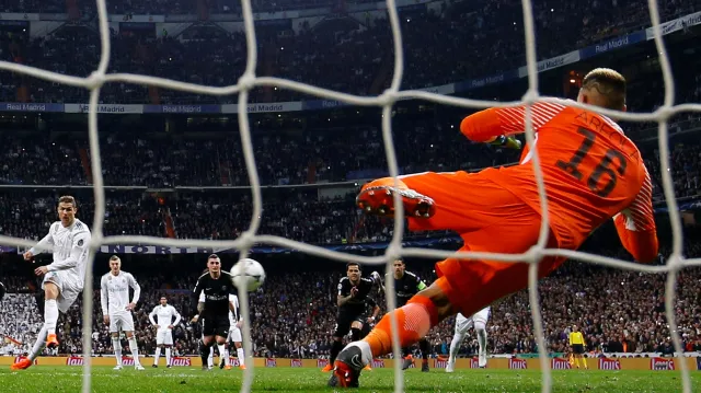 Real udolal PSG, Ronaldo slaví rekordní stovku. Liverpool naděloval ...