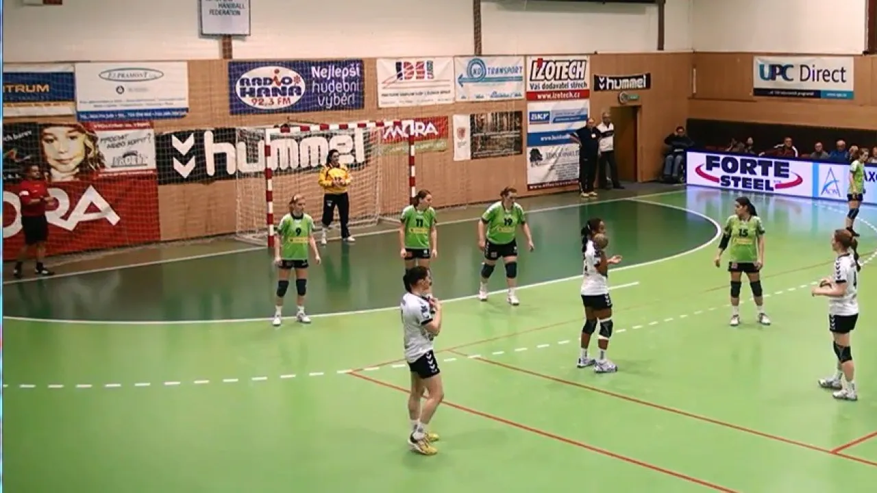 Házenkářky Olomouce porazily Partizánské — ČT sport — Česká televize