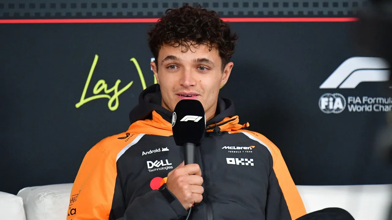Norris vyrovná 150. startem v barvách McLarenu Coulthardův stájový ...