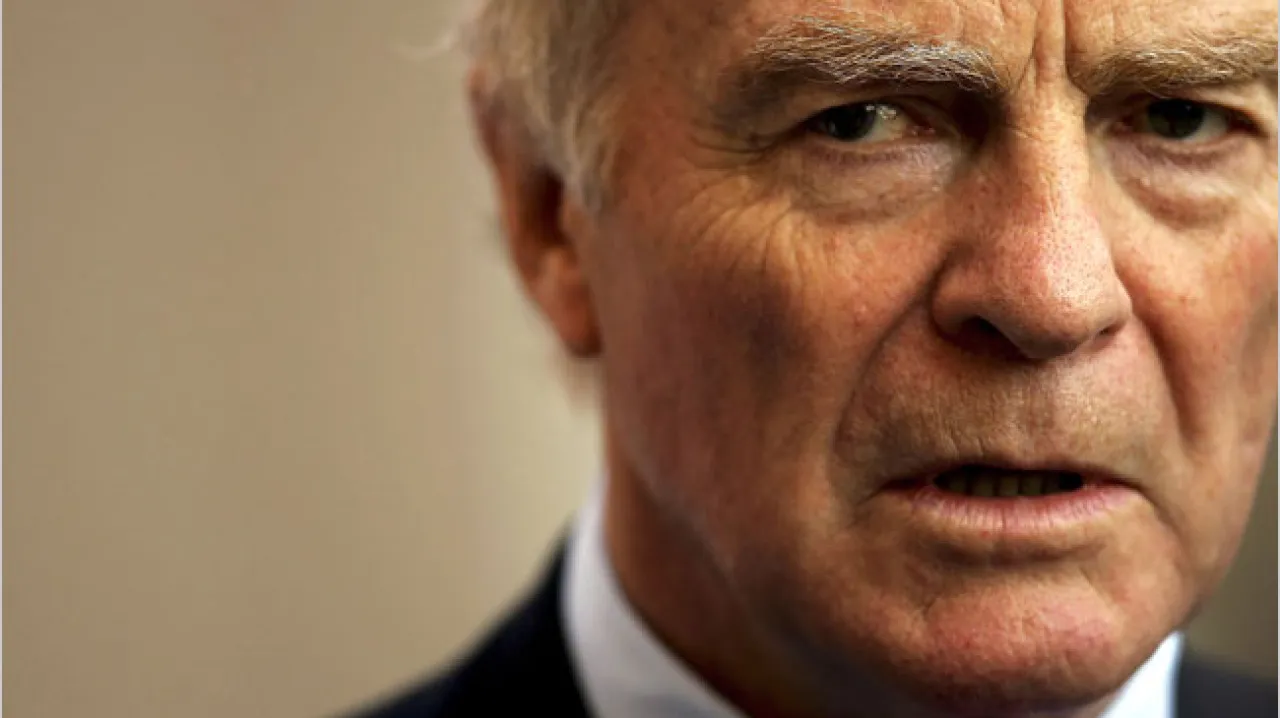 Zemřel bývalý šéf motoristického sportu Max Mosley — ČT sport — Česká ...