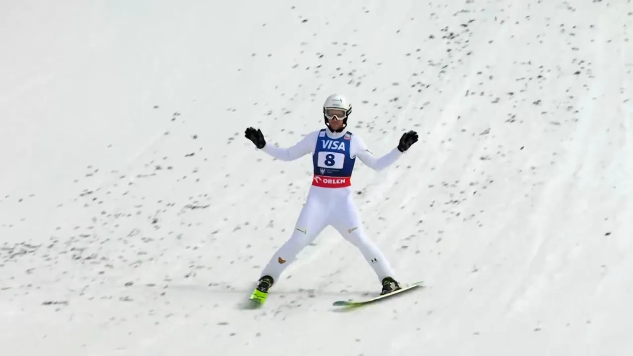 Skoky Romana Koudelky v obou kolech na velkém můstku ve Wisle — ČT ...