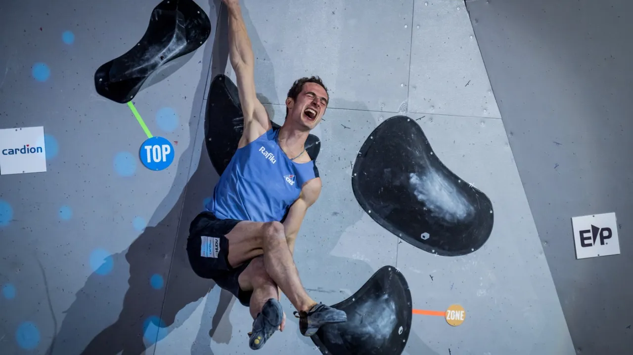 Ondra skončil v Praze na SP v boulderingu šestý, vítězství obhájil ...