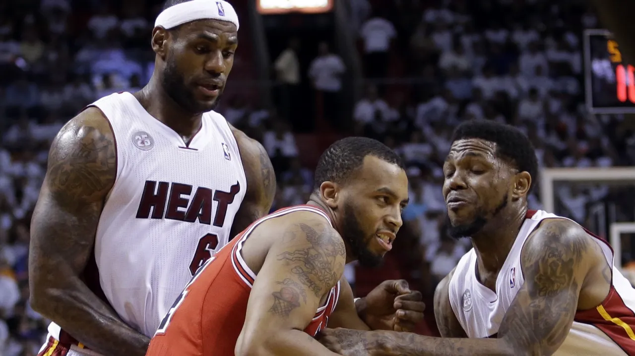 Miami deklasovalo Chicago a vrátilo Bulls úvodní porážku — ČT sport ...