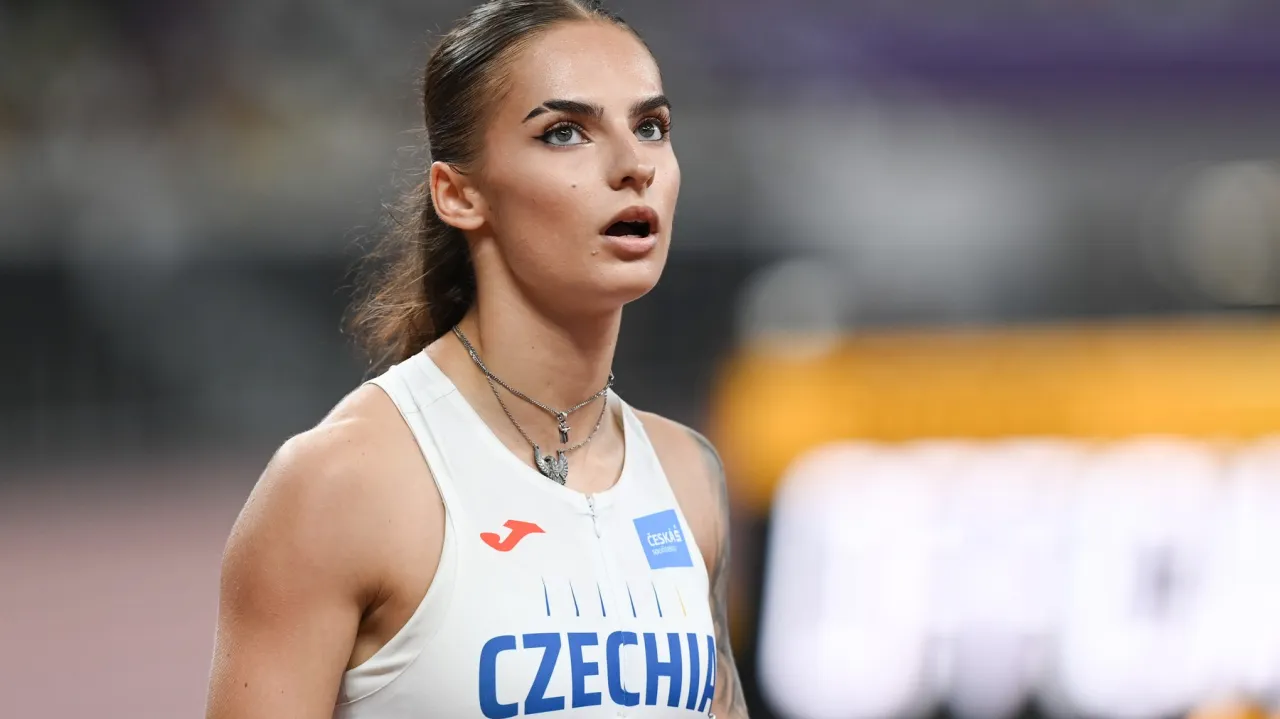 Maňasová vstoupila do nové sezony rekordem na šedesátce — ČT sport ...