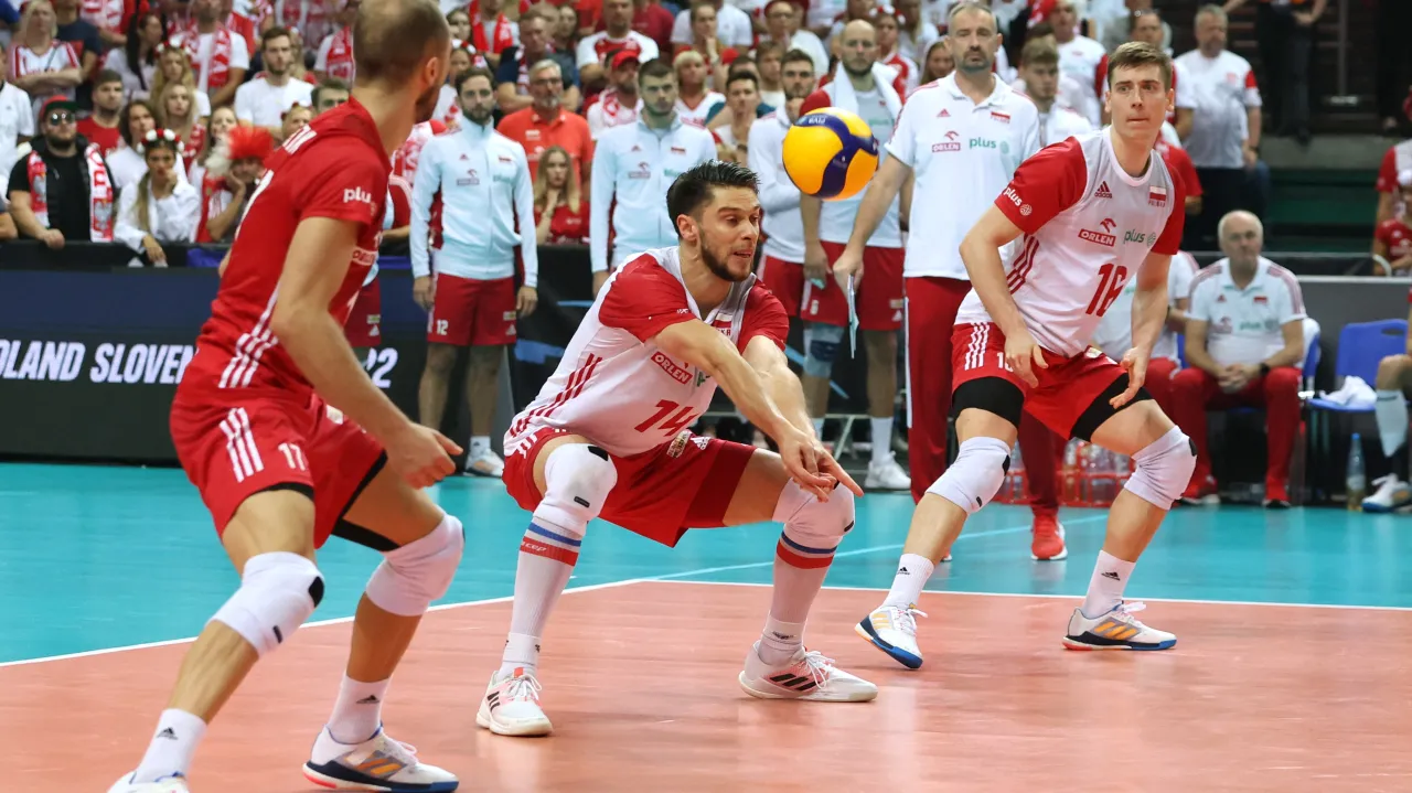 Italové v pětisetové bitvě urvali postup do semifinále ME, Poláci ...