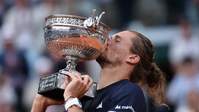 Zverev porazil ve finále Roland Garros Cobolliho a získal premiérový ...